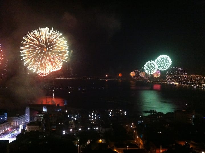 Excelente Depto Vista A Valparaiso En Cerro Alegre - Valparaíso