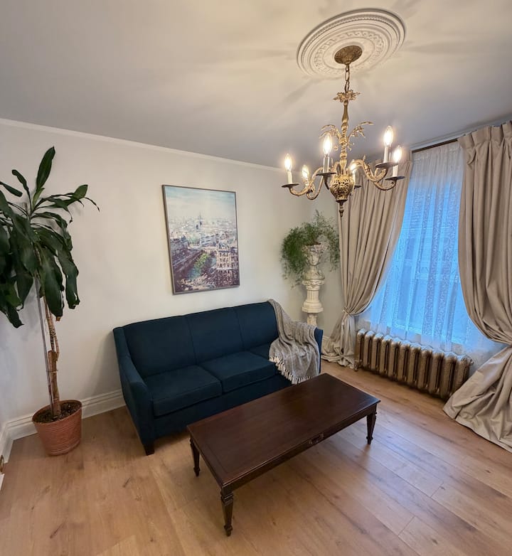 Heritage Home Stay • Classic Charm & Cozy Warmth - 