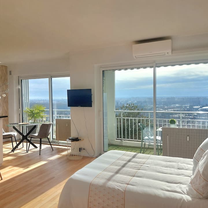 Standing, Vue Lyon, Terrasse Et Parking Sécurisé - Caluire-et-Cuire