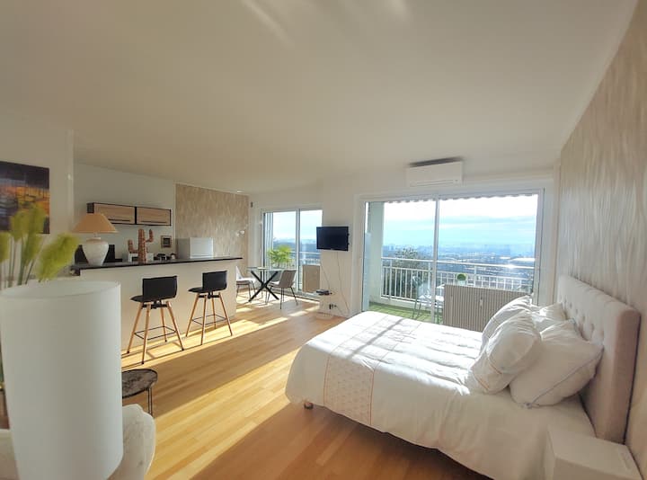 Standing, Vue Lyon, Terrasse Et Parking Sécurisé - Lyon