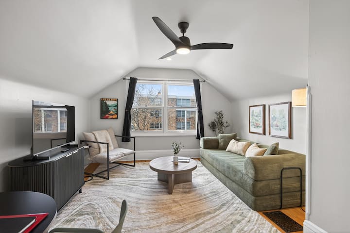 Stylish 1-br Apartment In South Uptown Near Lakes - Minneapolis, MN