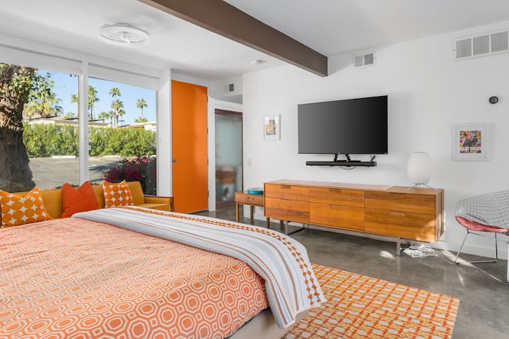 The Cody Retreat - A Historic Oasis - Palm Springs, CA