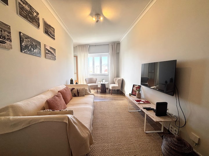 The Coastal Retreat - Sesimbra