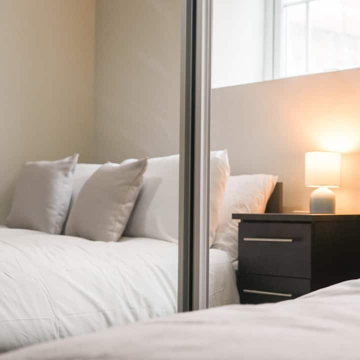 Chesterfield 2 Bed | Sleeps 5 - Ideal For Workers - Chesterfield