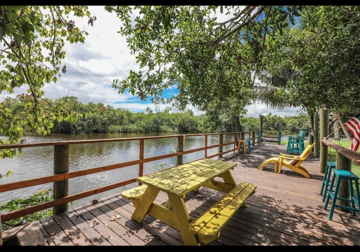 Waterfront Tiki Oasis | Dock & Ocean Access - ポートセントルーシー, FL