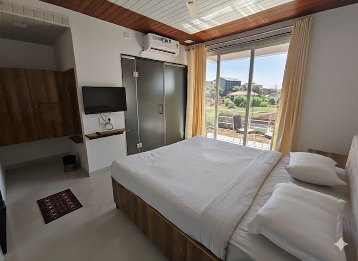 "Cozy" Promises Warmth, Comfort, And Intimacy. - Mahabaleshwar