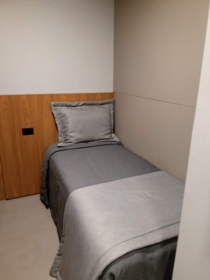 Apt 105 Viajantes Executivos No Azaleia Garden - Maringá