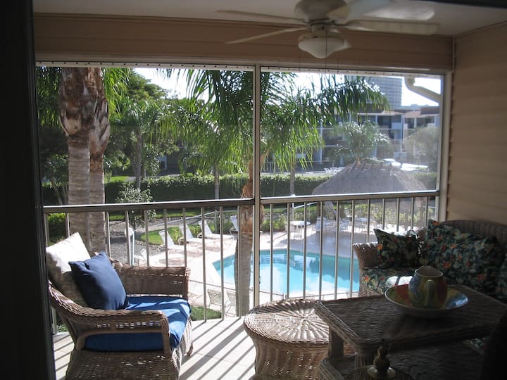 2bd 2ba-walk To Beach, Pool, Wi-fi, Tiki Hut Grill - Marco Island, FL