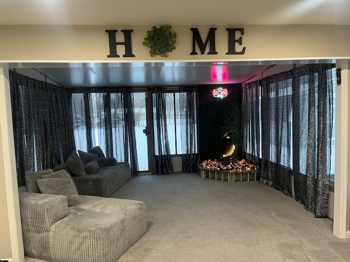 Casa Linda Airbnb. - Lynwood, IL