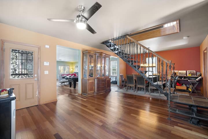 Brady Street Pool And Poker - Milwaukee, WI