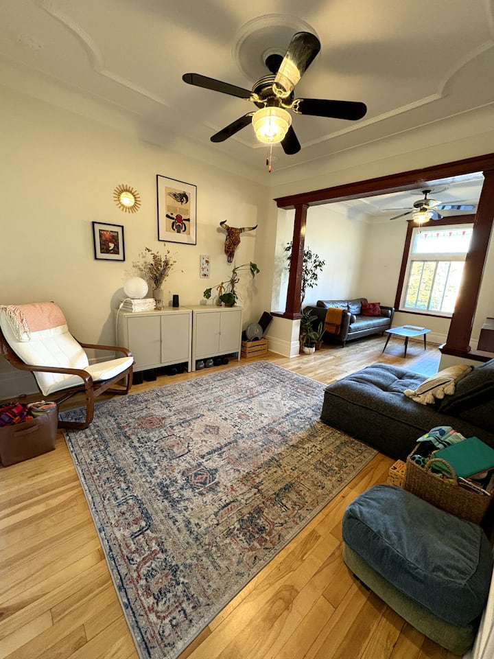 Bright 3-bdrm - Available For Longterm Stays - Lasalle