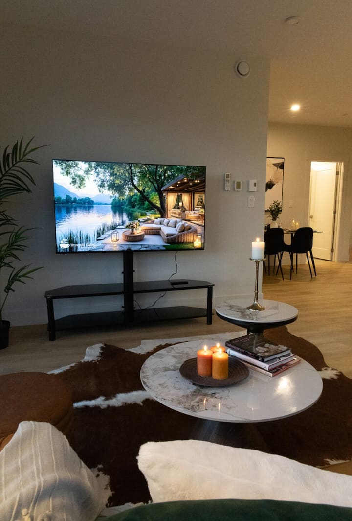 New & Stunning 2br Suite | 9ft Ceilings, Fast Wifi - Moncton