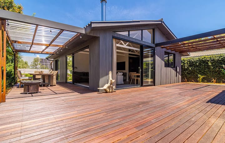 Cocoon - Small Hideaway In The Centre Of It All - ヘルマナス