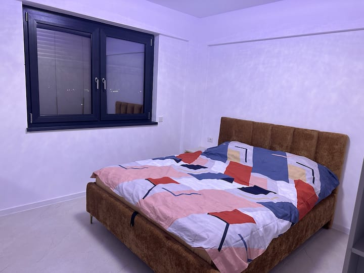 Apartamentul Este Nou Situat In Craiova - Craiova