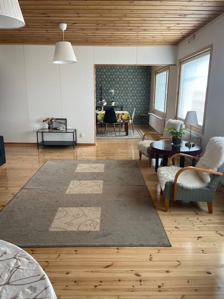 Omakotitalo Maatilan Pihapiirissä - Päijät-Häme