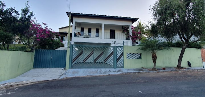 Casa Em Socorro/sp. Piscina E Churrasqueira. - Socorro