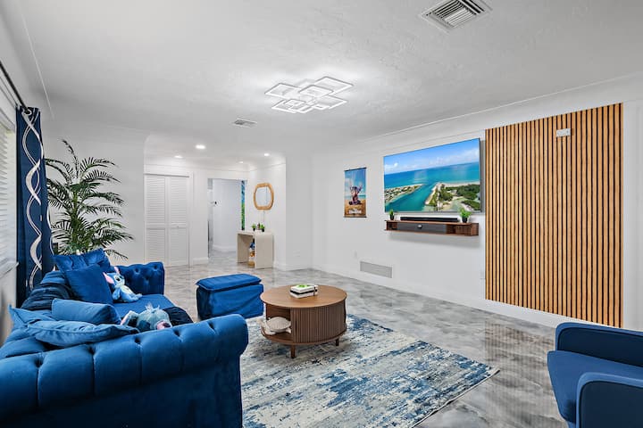 Lilo & Stitch Ohana Villa|heated Pool Near Ami - Anna Maria Island, FL