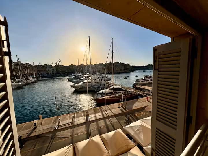 Birgu Seafront 3 Bedroom Apartment - Malta