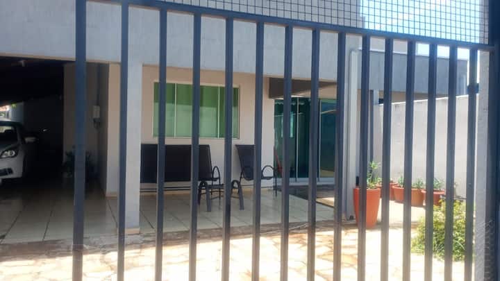 Casa 2 Quartos, Piscina, Churrasqueira, Garagem. - Cuiabá