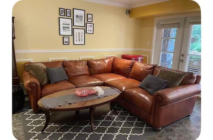 Cozy 2 Br 1ba Garden Suite In South Surrey - White Rock