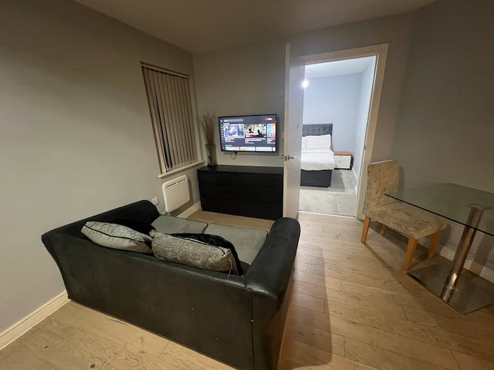 Family Apartment With Sofa Bed - Luton