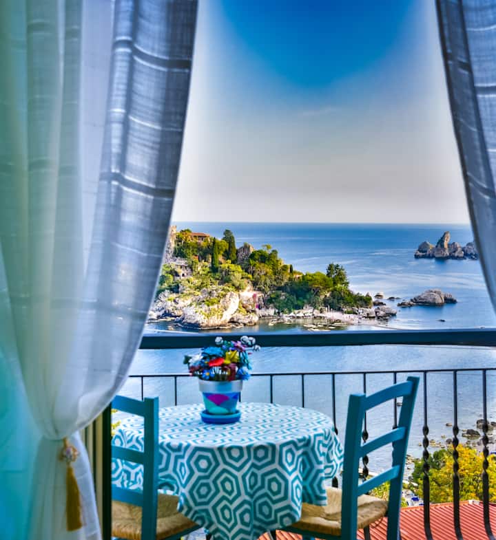 Amazing Apartments In Isola Bella Nature Reserve - Roccalumera