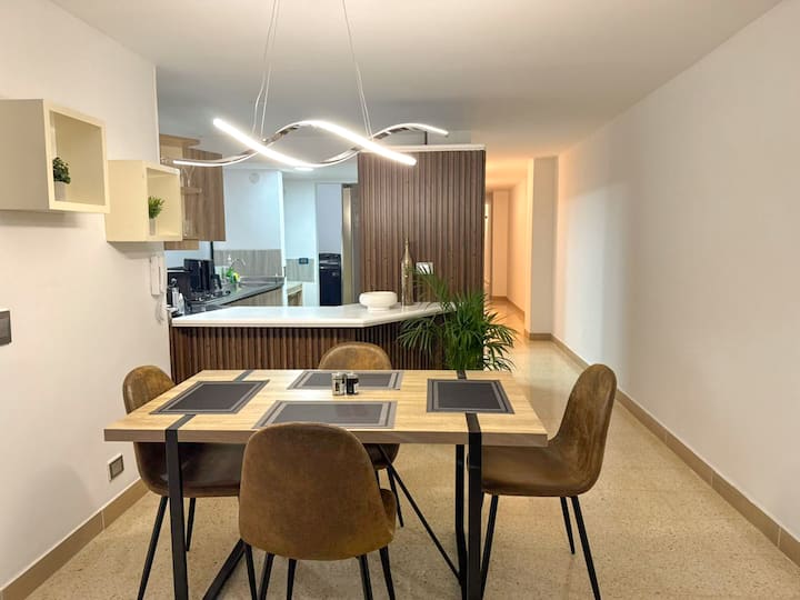 Exclusivo Apto En Laureles/seguridad/10 M Provenza - Medellín, Colombia