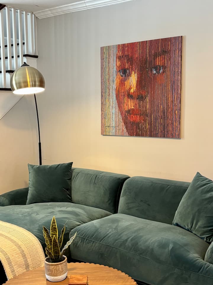 Minutes To Beaches - Home Theater, Couples Retreat - Stratford, CT