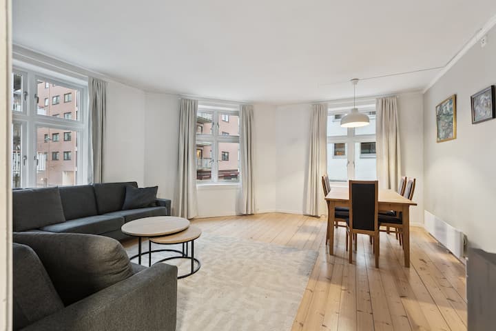 Lys 1-soveroms | Nær T-bane Og Oslo S - Oslo