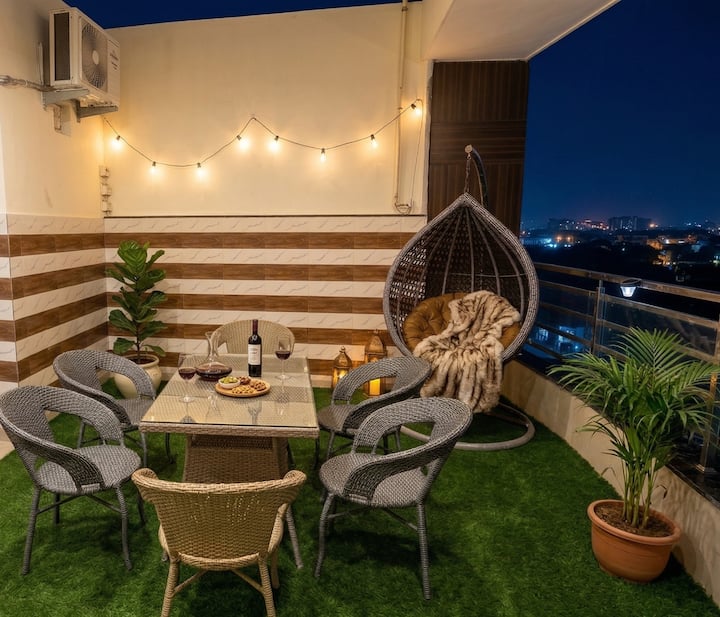 Premium 4br Studio With Rooftop Chill Lounge - Ghaziabad