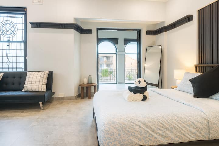 Spanish Heritage 2-room Family Stay - Liverpool