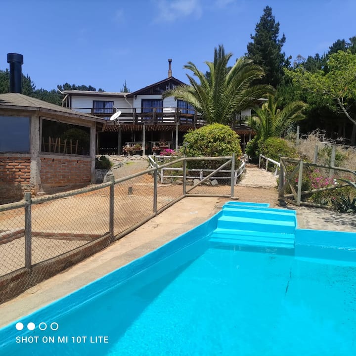 Hermosa Casa Familiar Con Bella Vista Y Piscina - Valparaíso Region