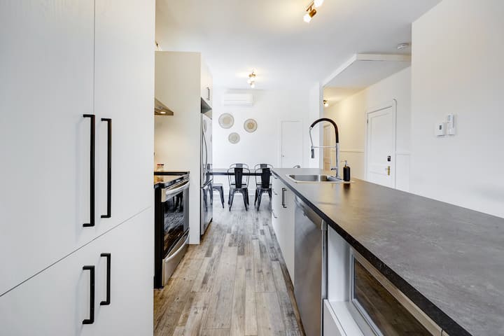 2353 Le Refuge Urbain Limoilou 5 ½ -3 Chambres - Quebec City