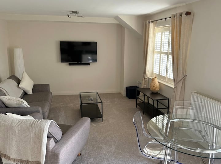 Six @ Wooburn Green – Balcony, Comfort & Cosy - High Wycombe