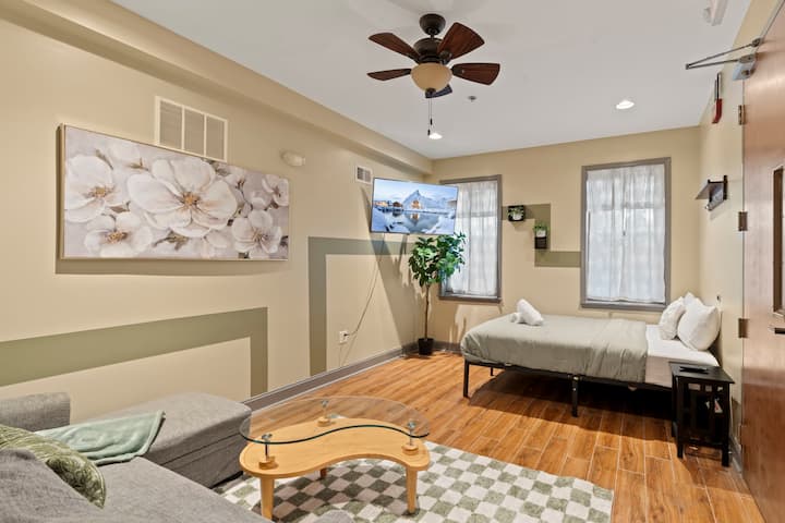 Sleek Studio By Convention Center + Game Room - Camden, NJ