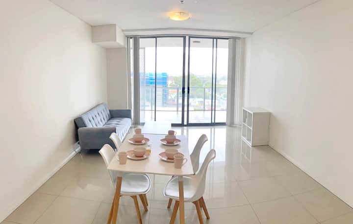 【限时优惠】悉尼机场旁两居室，交通便利，靠近火车站和购物中心 - Sydney