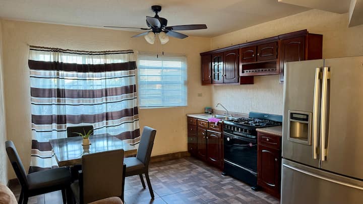 Emily House- Se Factura - Nogales, AZ