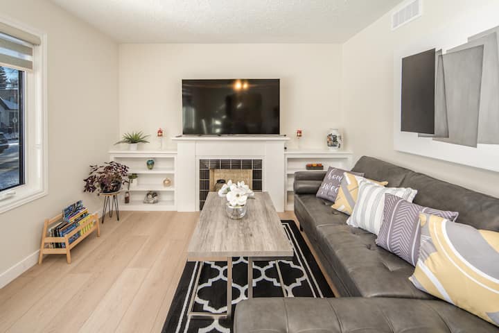 Central Location | Near Downtown, Uofc / Foothills - Calgary
