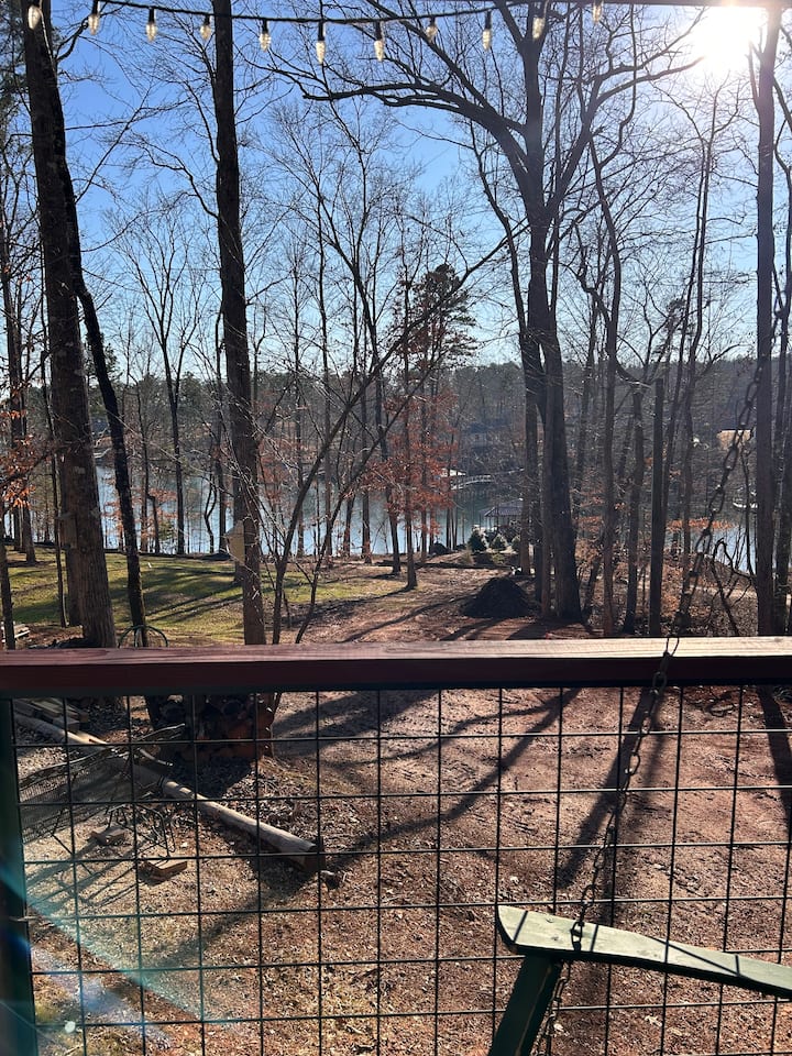 Bigfoots Tiny Home - Walhalla, SC