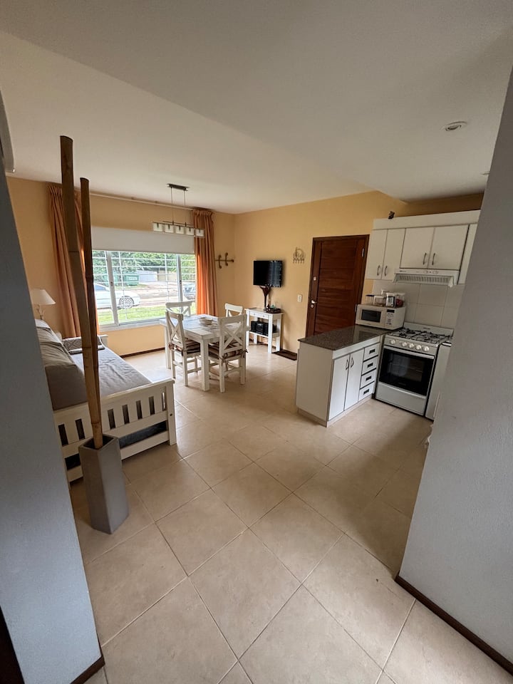 Depto. Familiar En Zona Céntrica, Parrilla Y Patio - Pinamar