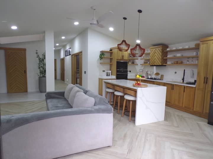 Brightwood Escape In The Heart Of Envigado - Medellín, Colombia