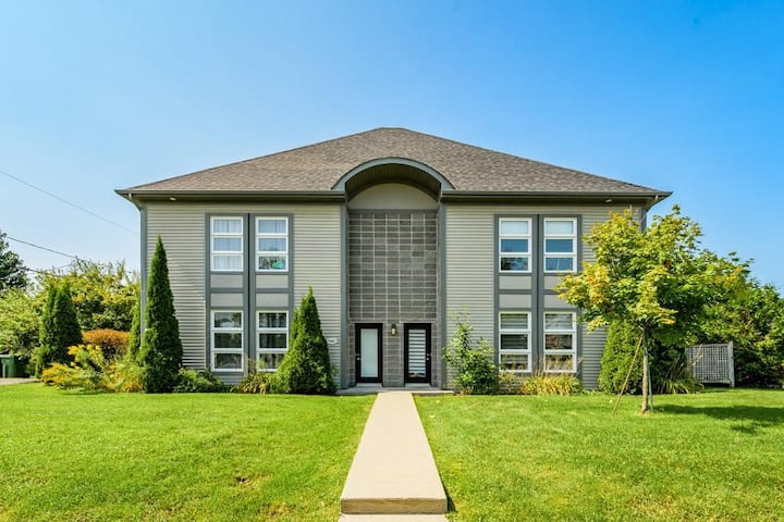 Charmant Duplex.
Beautiful Duplex. - Sherbrooke