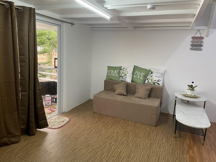 A White House Room Cabin D7 - Tagkawayan