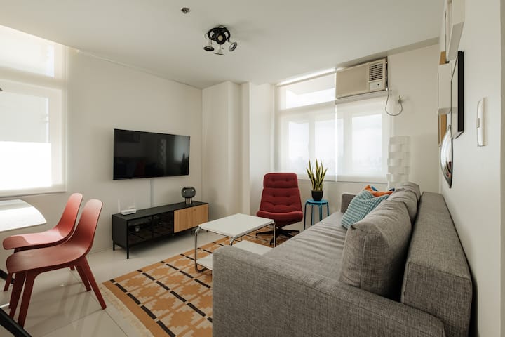 City Escape Airbnb For Modern Traveler 4br 103sqm - Taguig