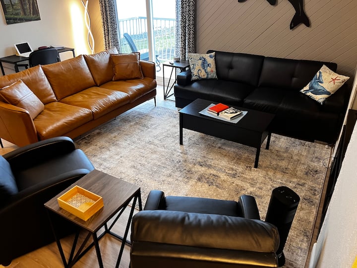Fully Furnished Waterfront Apartment - Comox
