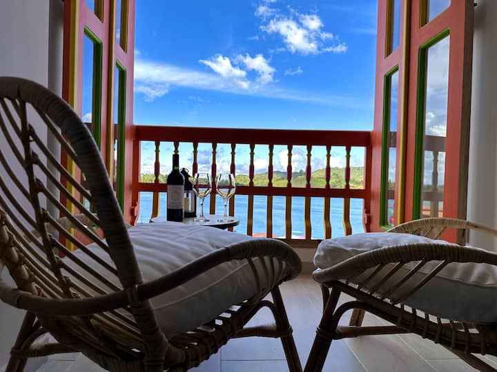 Encantador Loft Colonial Con Vista Al Embalse - Guatape