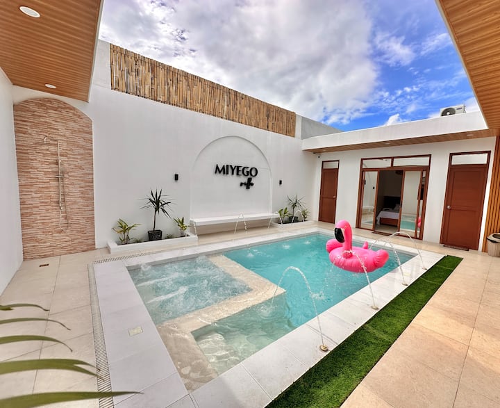 Modern Private Villa W/ Pool Near Philippine Arena - Bocaue