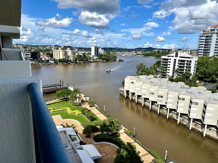 Kangaroo Point Luxury Riverfront Apartment - Avustralya