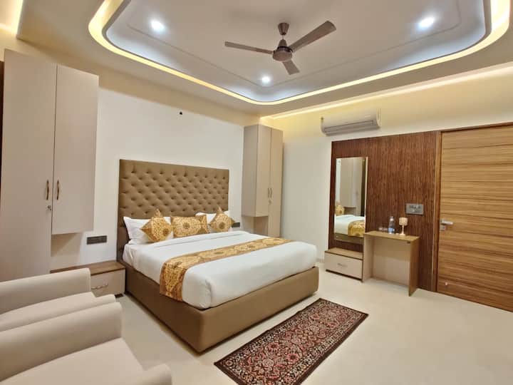 The Grand 6bhk Estate – Luxe Stay For Big Groups - Amritsar