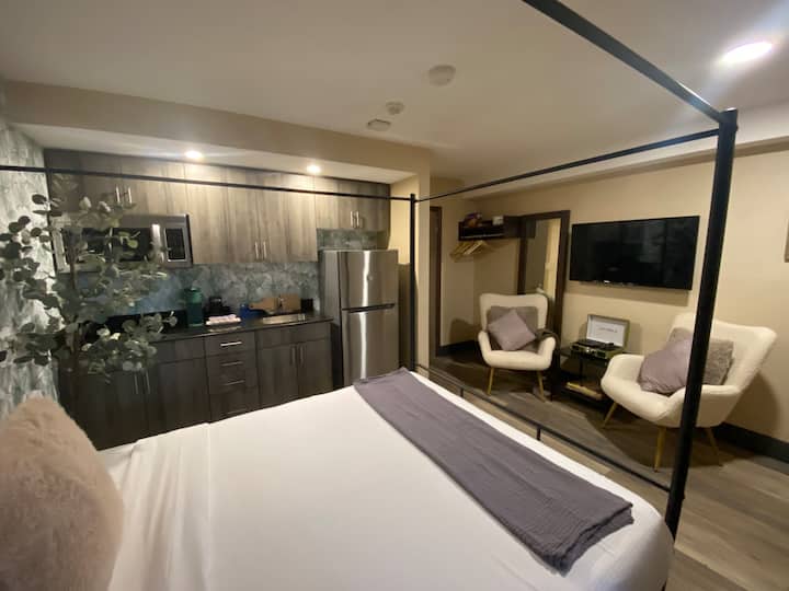 Private Guest Suite ~Free Parking/wifi/smart Tv - Niagara Falls